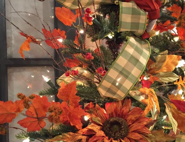 Autumn Door or Window Decoration — Trendy Tree