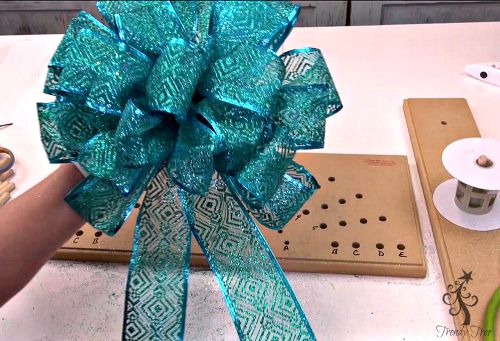 Make a Big Loopy Bow with One Ribbon and the Pro Bow Bowmaker — Trendy Tree