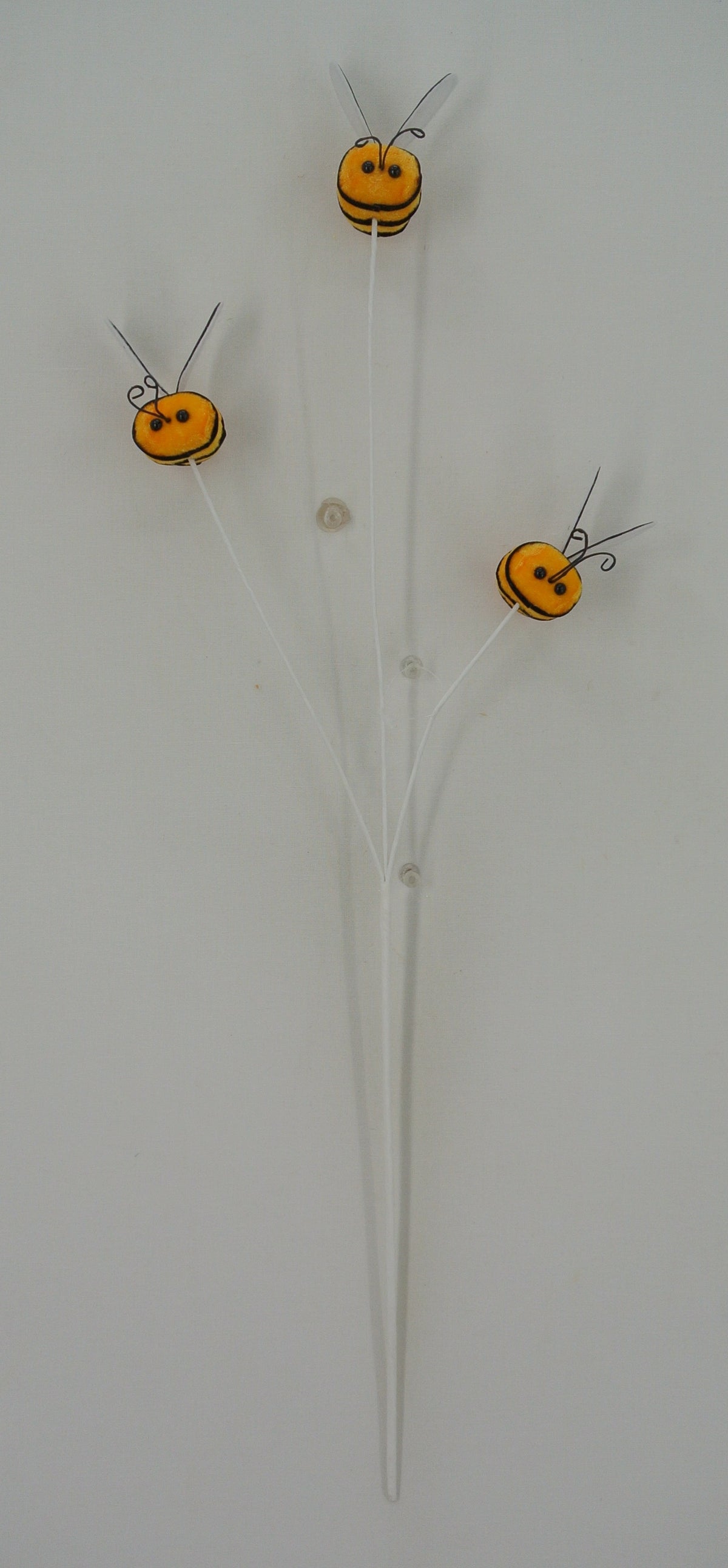 22" Yellow Bumble Bee Spray 64881-YEL — Trendy Tree